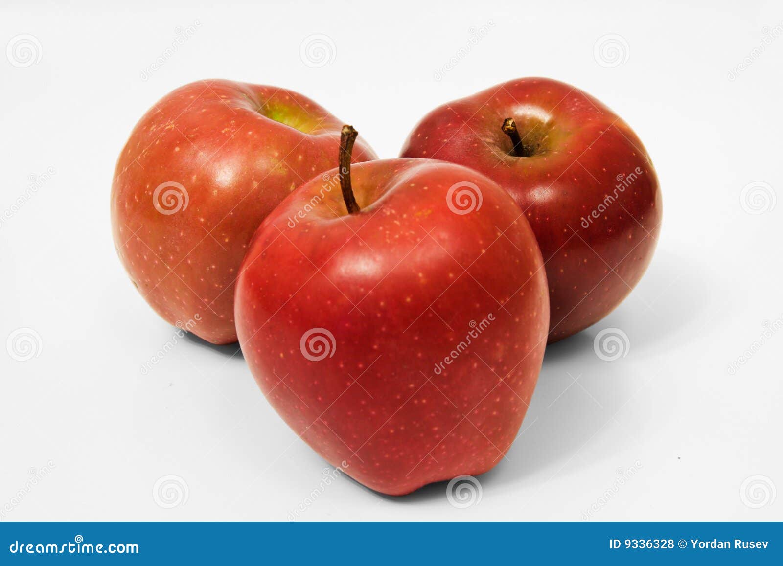 Pommes rouges photo stock. Image du fermer, fond, écologie - 9336328