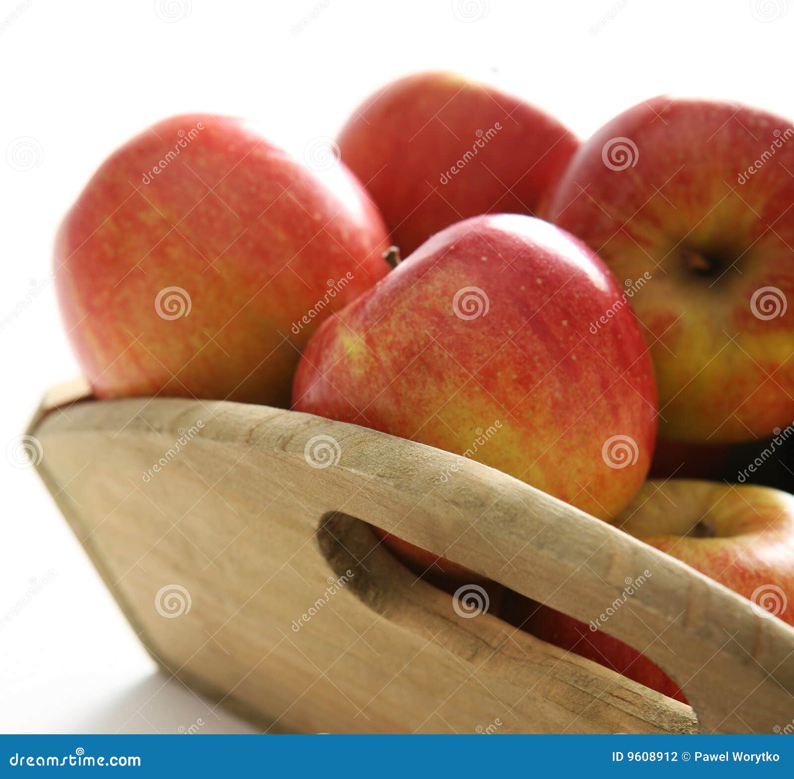 Pommes rouges photo stock. Image du rouge, jardin, pureté - 9608912