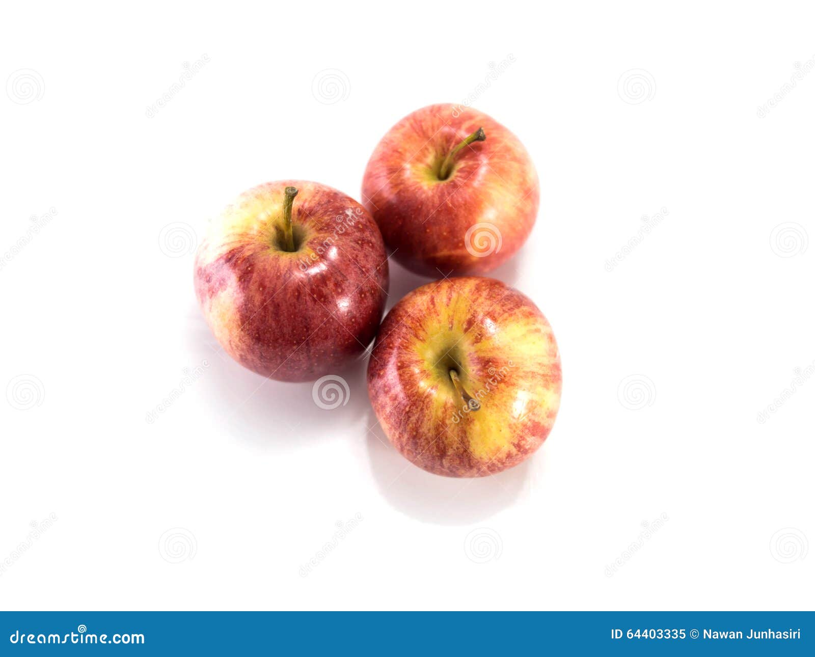 Pommes rouges d'isolement image stock. Image du sain - 64403335