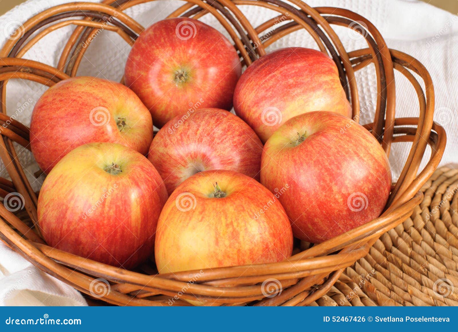 Pommes rouges de gala photo stock. Image du fruits, gala - 52467426