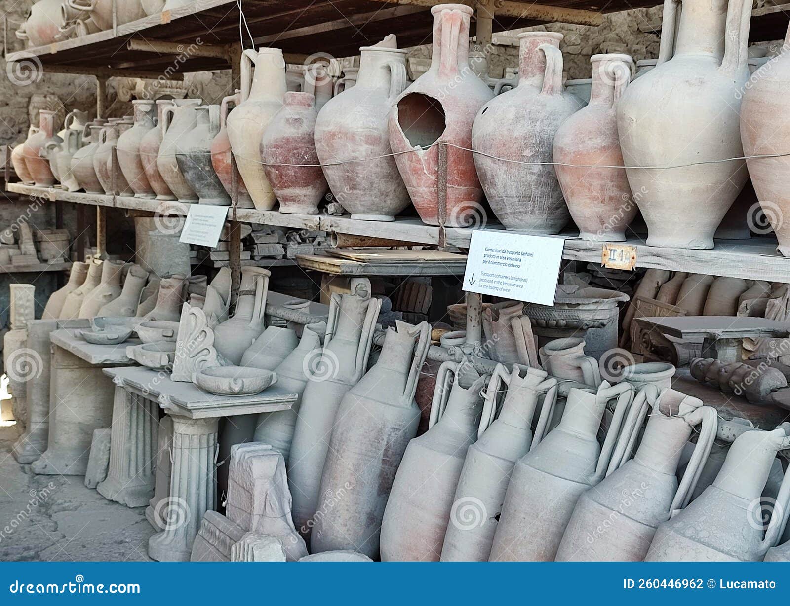 Pompei - Anfore Nei Granai Del Foro Editorial Photography - Image of ...