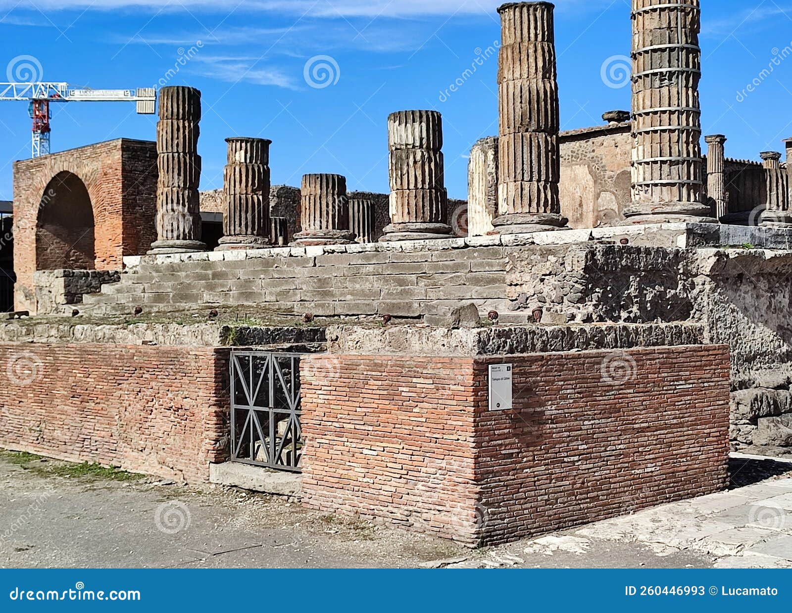 Pompei - Basamento Del Tempio Di Giove Nella Piazza Del Foro Editorial ... Pompei - Basamento Del Tempio Di Giove Nella Piazza Del Foro Editorial ...