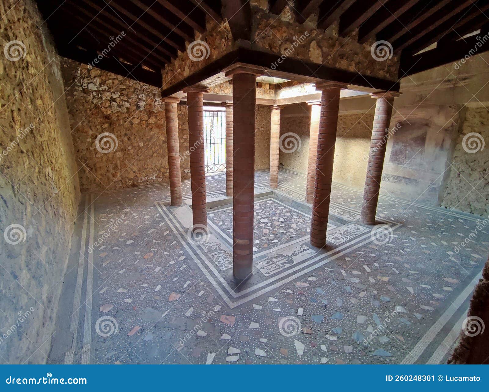 Pompei - Impluvio Della Casa Del Menandro Editorial Photo - Image of ...