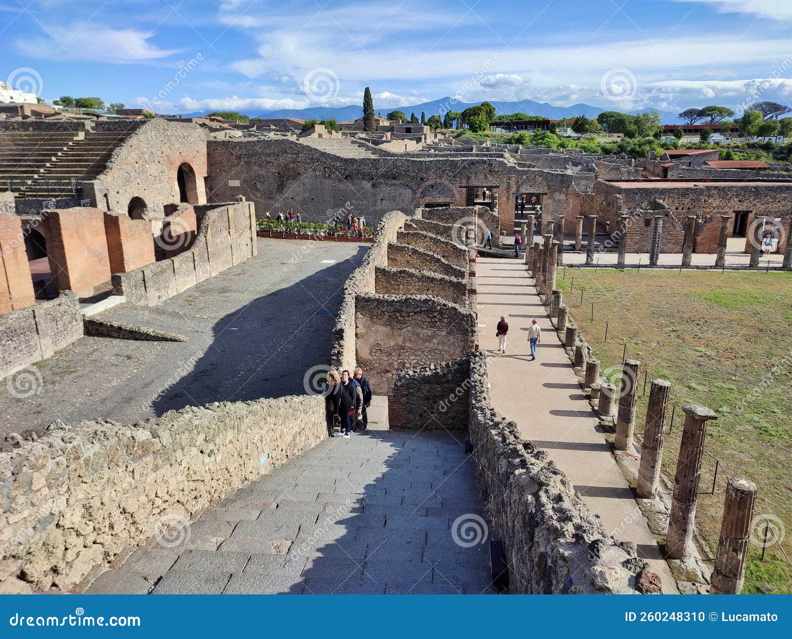 Pompei - Panorama Dalla Scalinata Del Foro Triangolare Editorial Image ...