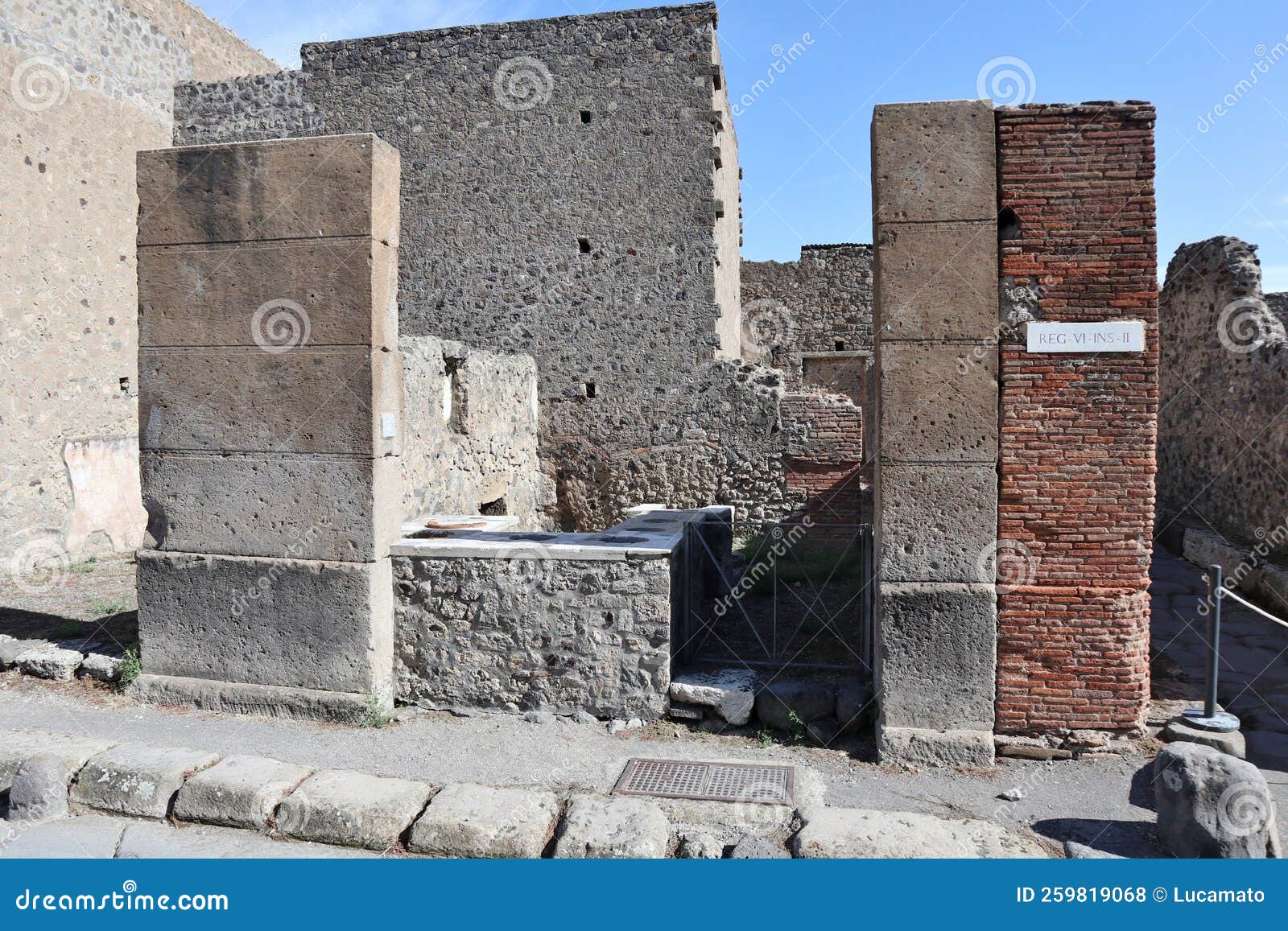 Pompei - Taverna in Via Consolare Editorial Stock Photo - Image of ...