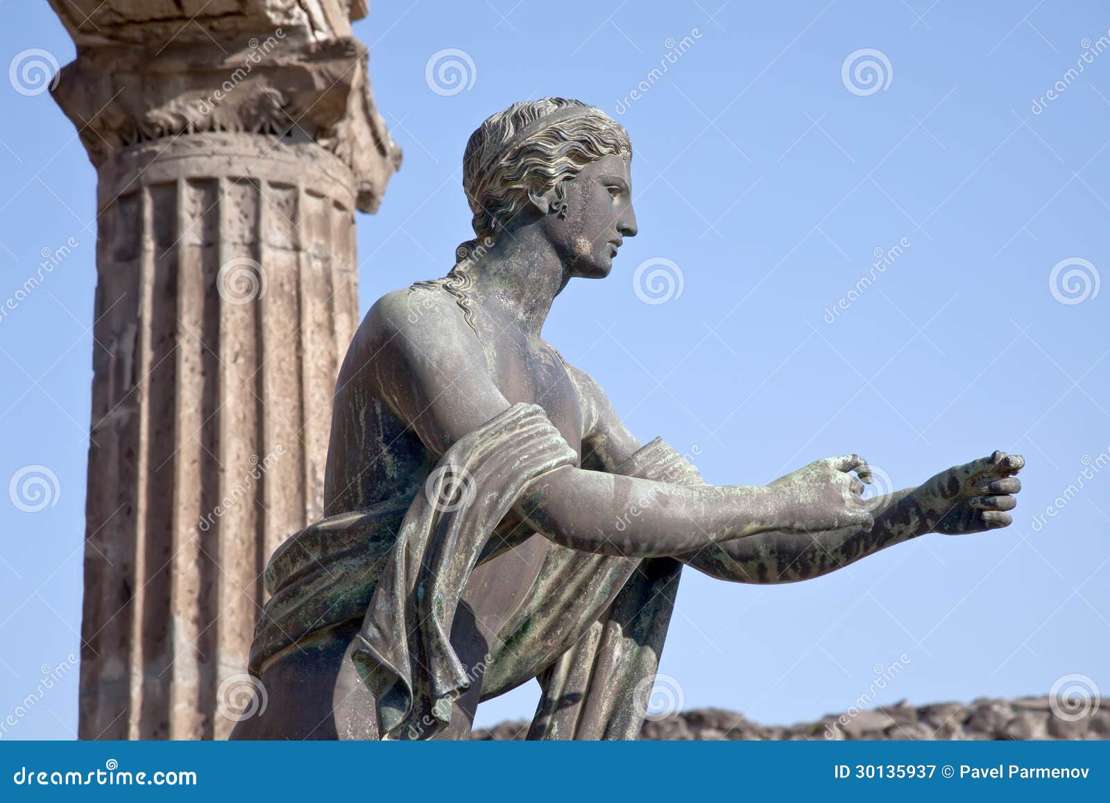 Pompeii. Estátua de Apollo imagem de stock. Imagem de coluna - 30135937