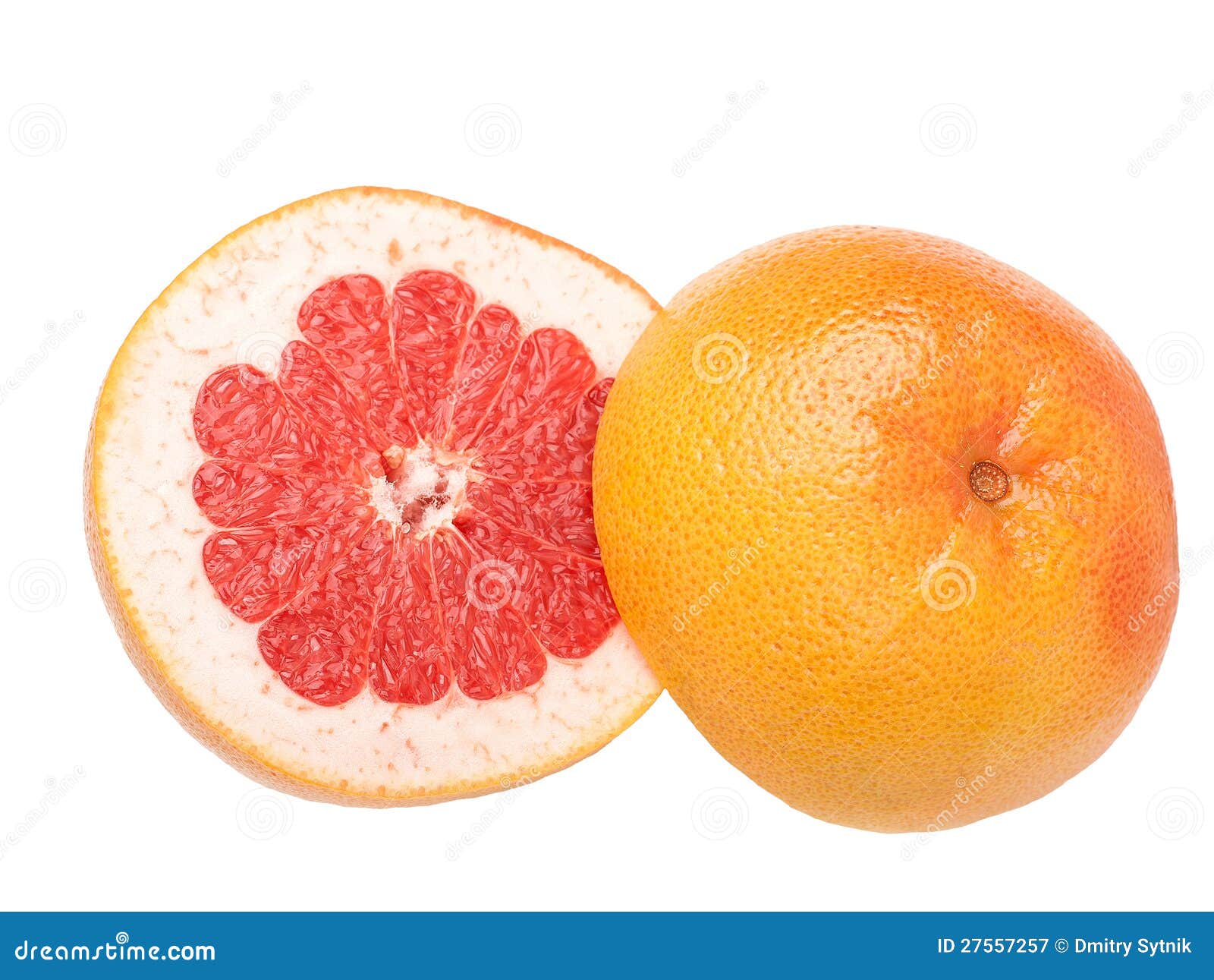 Pompelmo Rosso Grezzo Affettato Su Bianco Immagine Stock - Immagine di ...