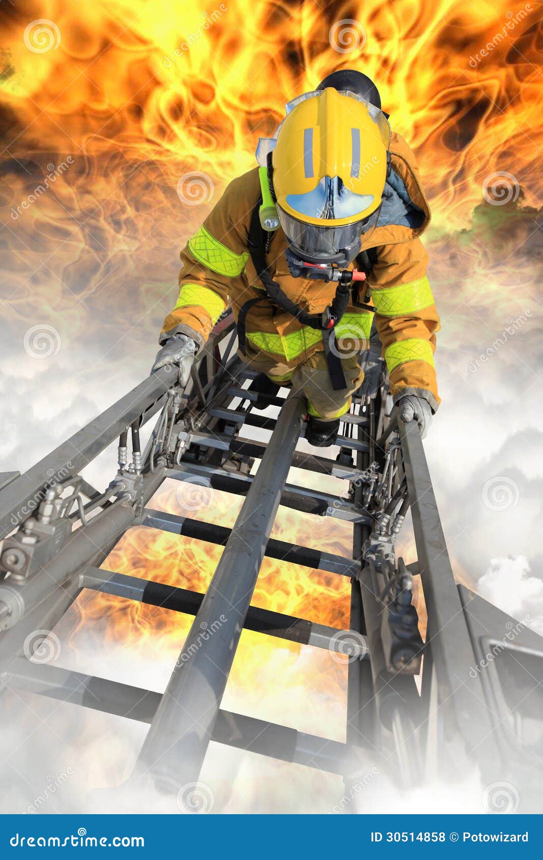 Pompiere fotografia stock. Immagine di pompieri, bottiglia - 30514858