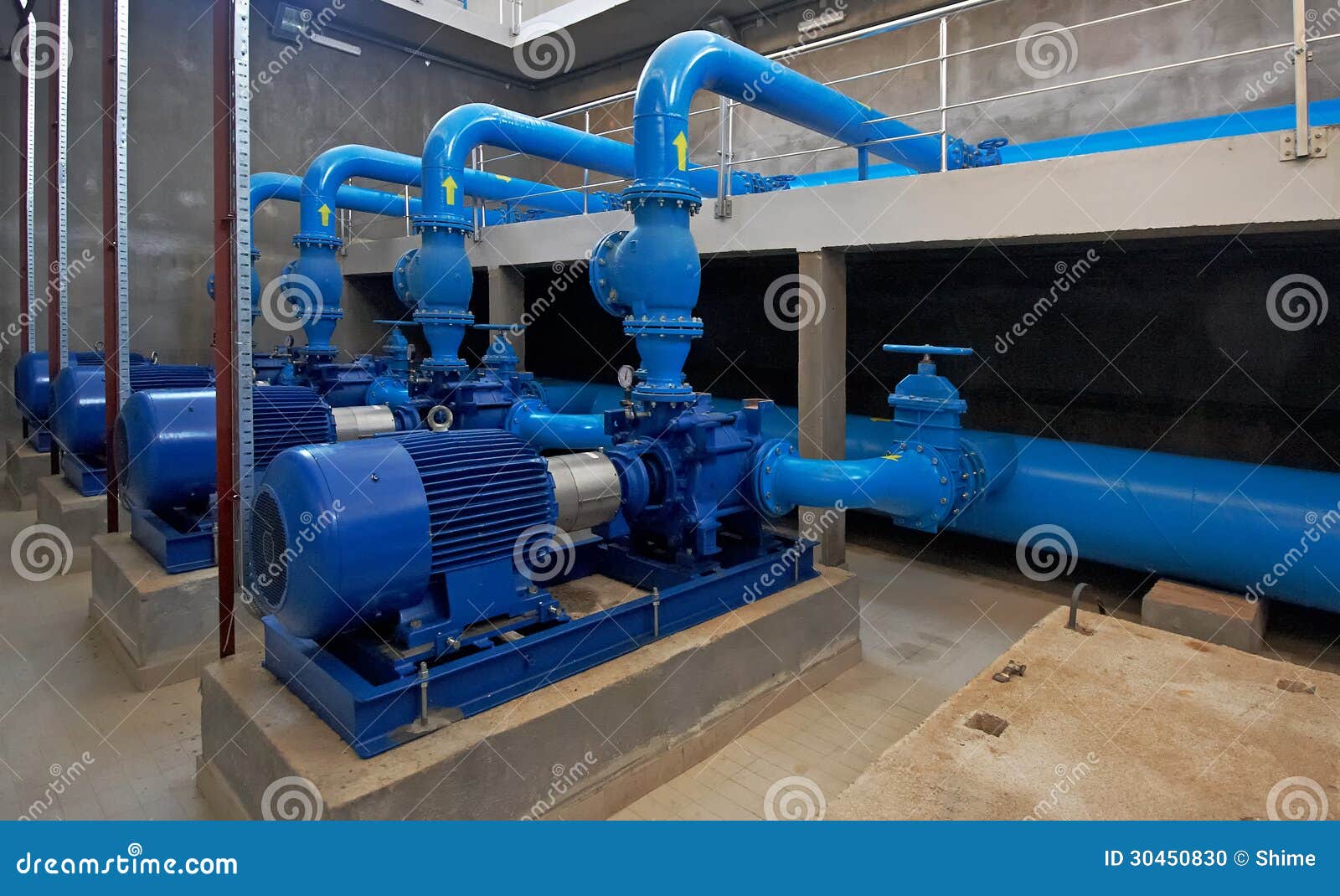 Pompstation stock foto. Image of riolering, water, pijp - 30450830