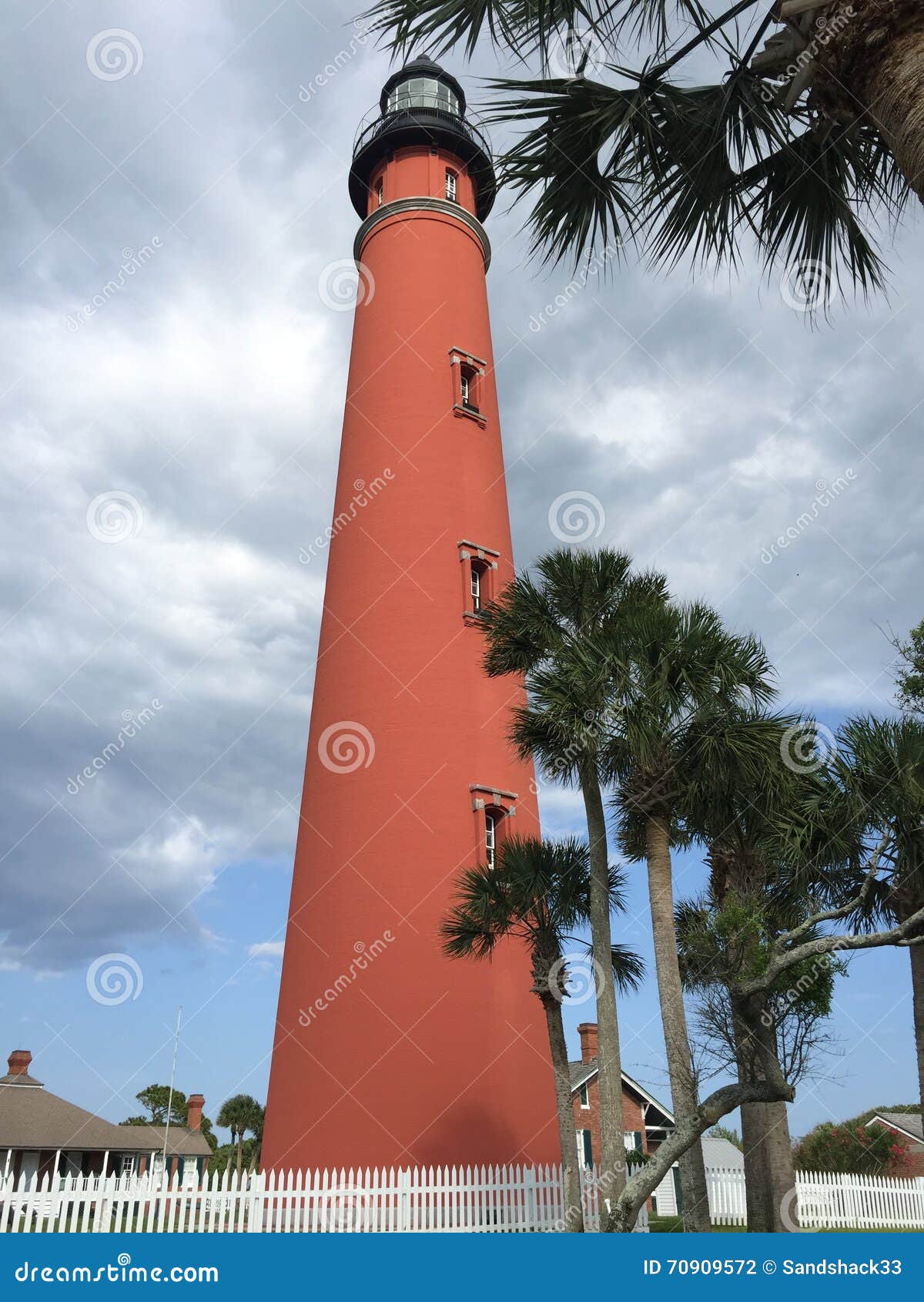 Ponce Inlet Lighthouse editorial photography. Image of metal - 70909572
