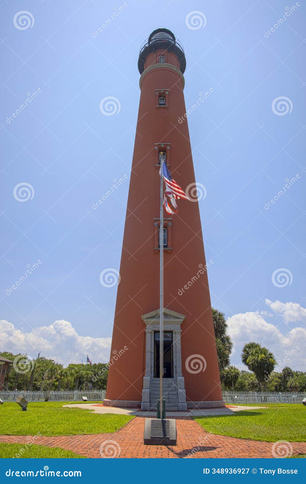 Ponce Inlet Lighthouse, Front View Editorial Photography - Image of ...