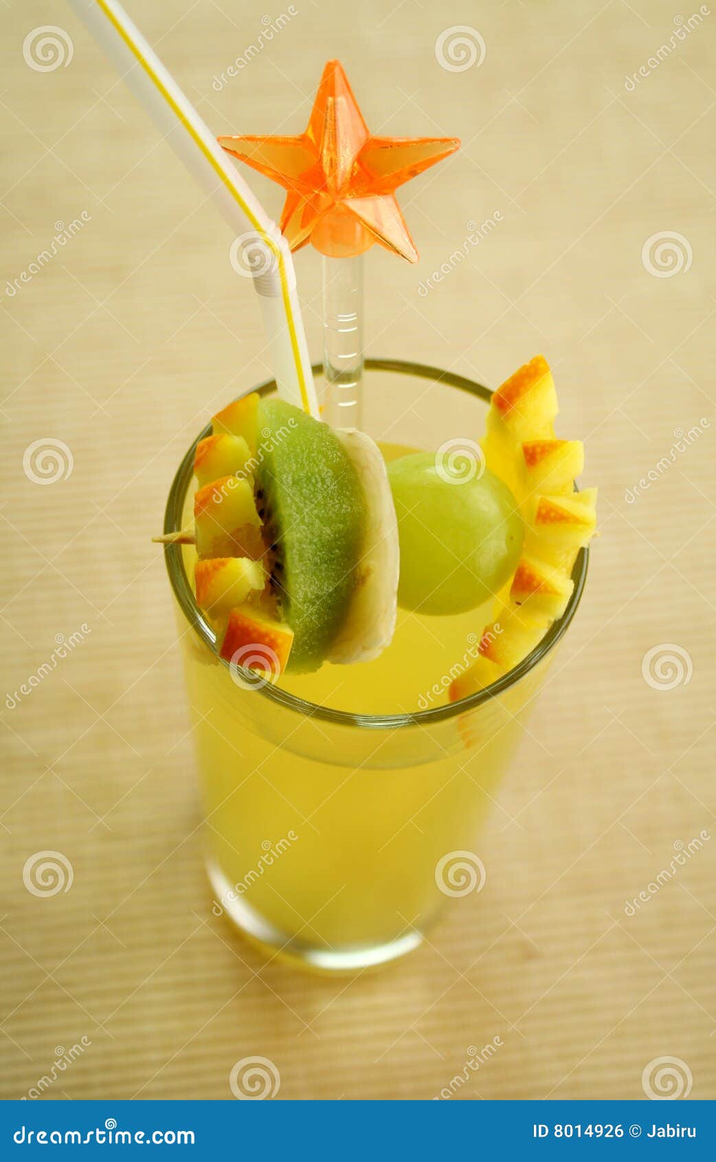 Ponche de fruta tropical foto de archivo. Imagen de jugoso - 8014926