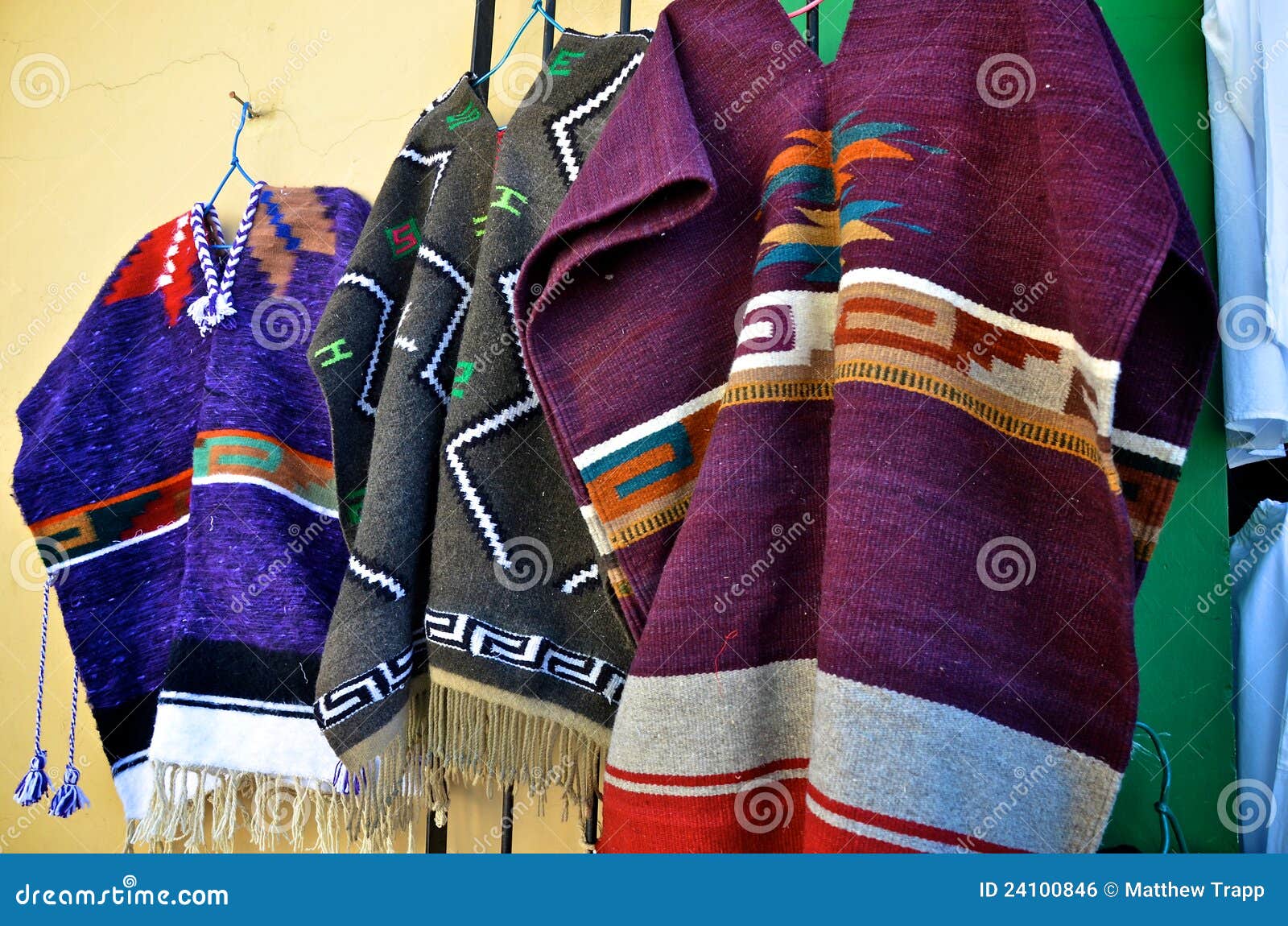 Ponchos mexicanos foto de stock. Imagem de maia, vestido - 24100846