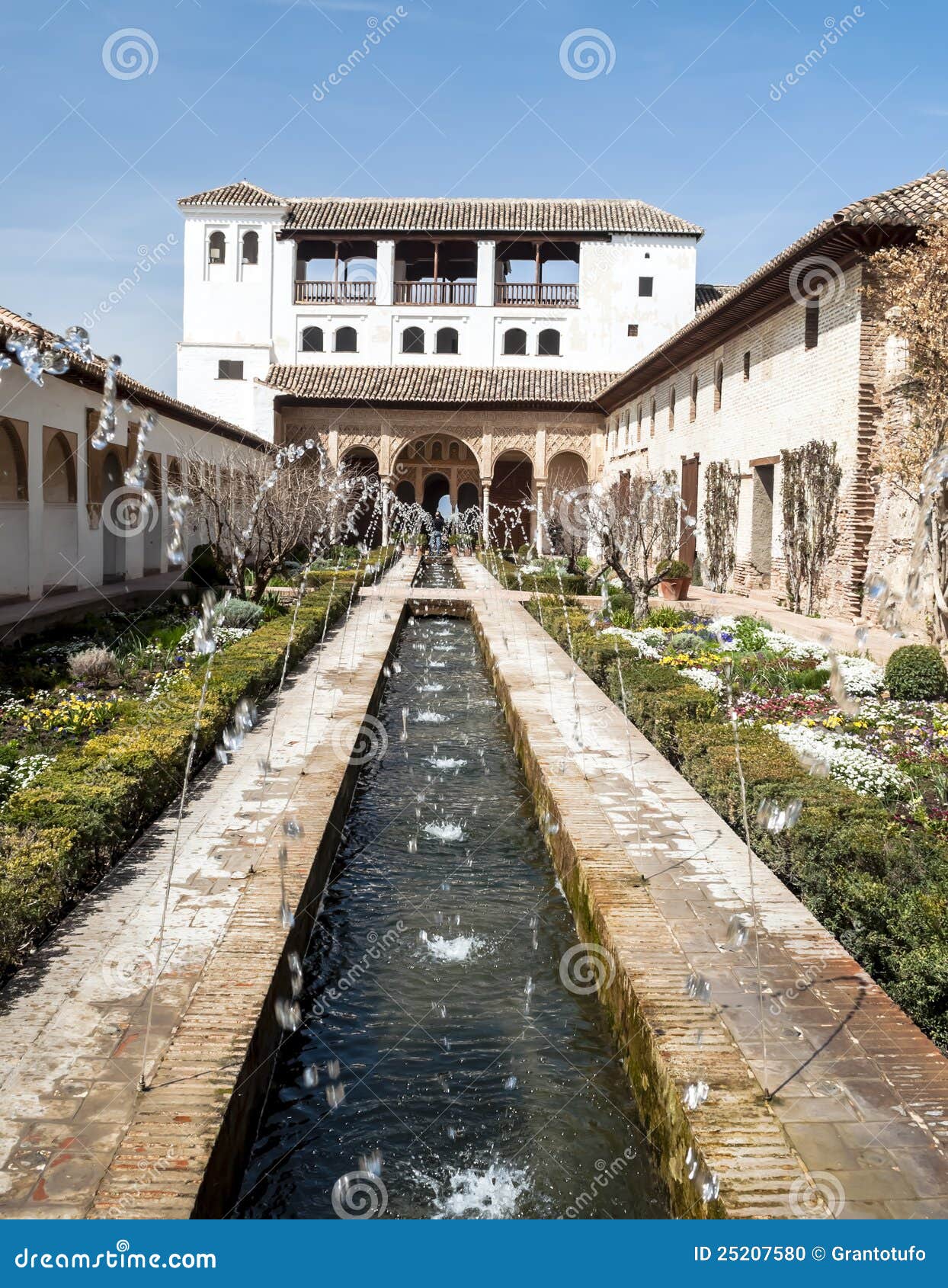 Pond of Alhambra stock photo. Image of ancient, alhambra - 25207580