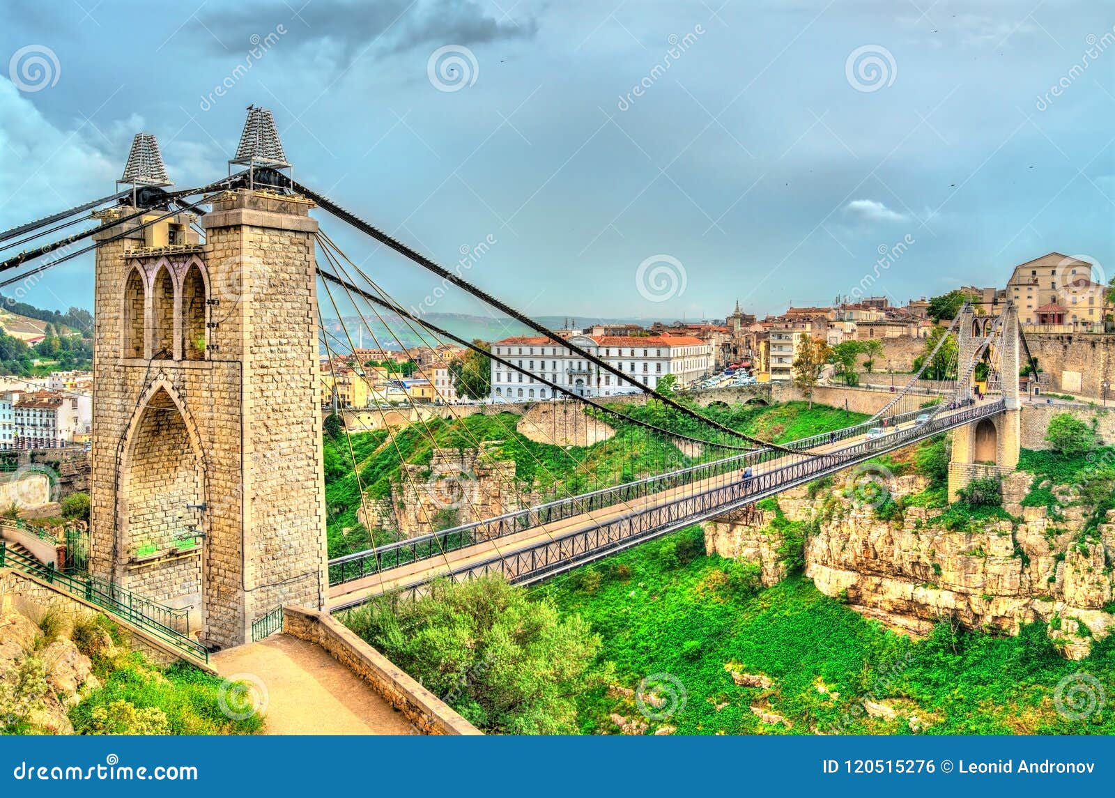 Pont De Cid De ` De Sidi M à Travers La Rivière De Rhummel à Constantine, Algérie Photo stock ...