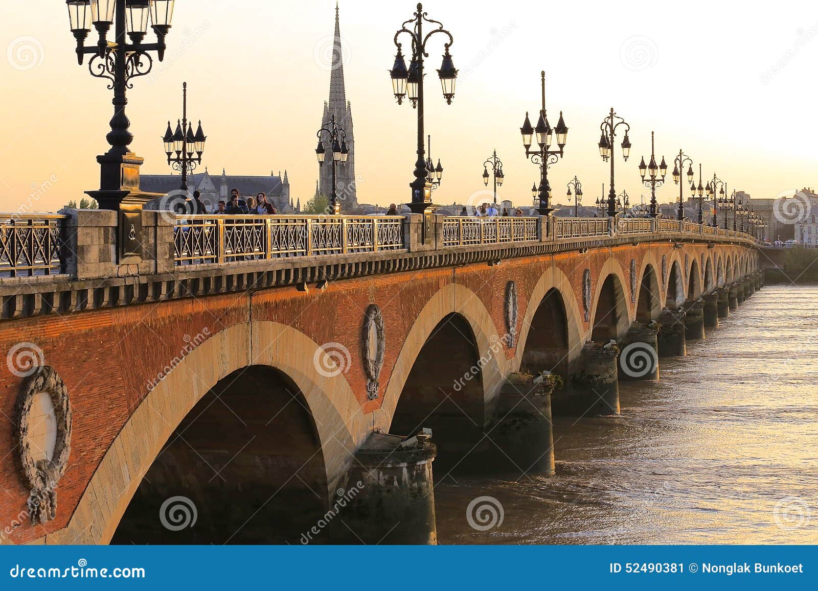 Pont de pierre bridge editorial photo. Image of architecture - 52490381