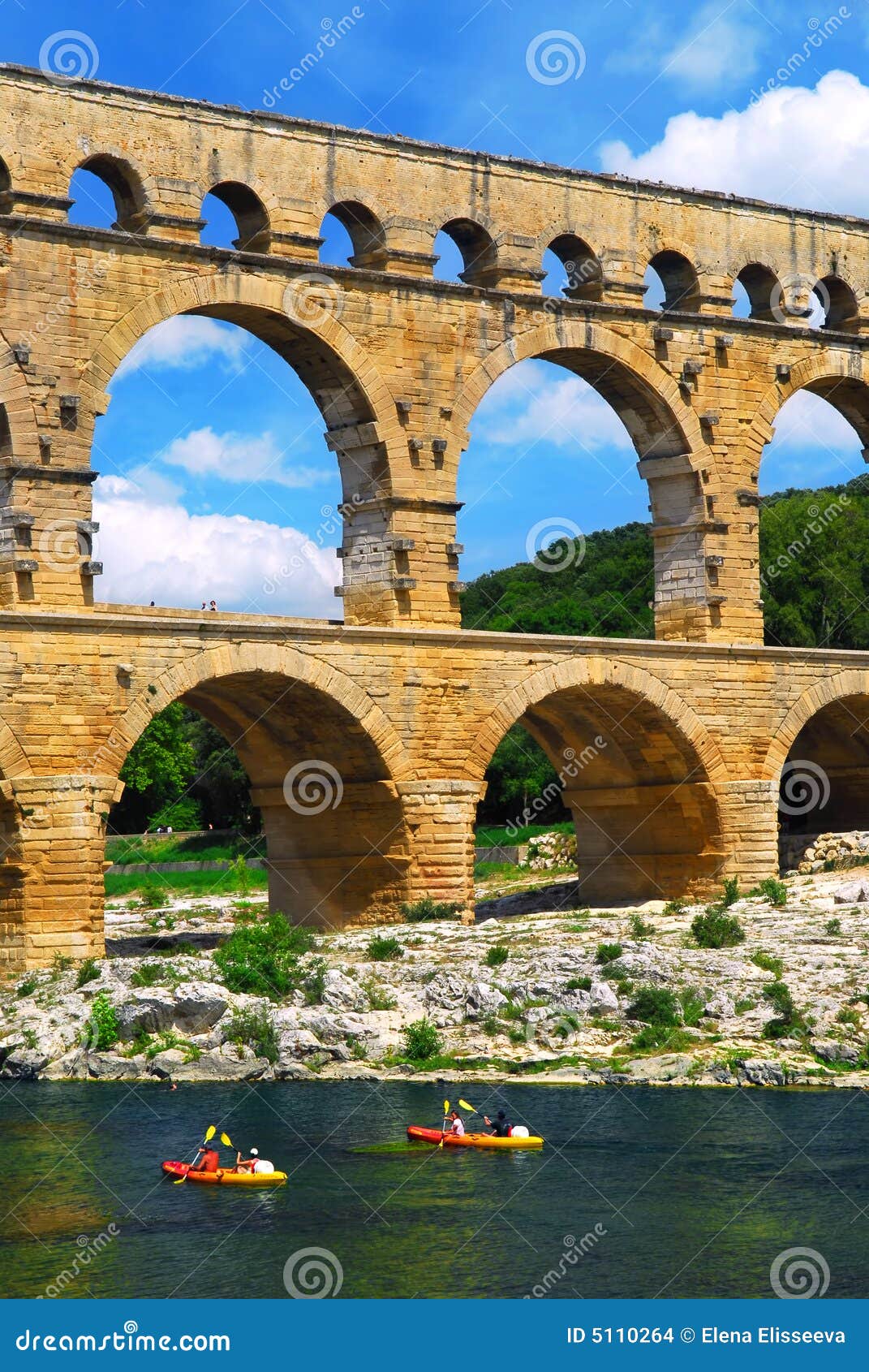Pont Du Gard in Zuidelijk Frankrijk Stock Foto - Image of historisch ...