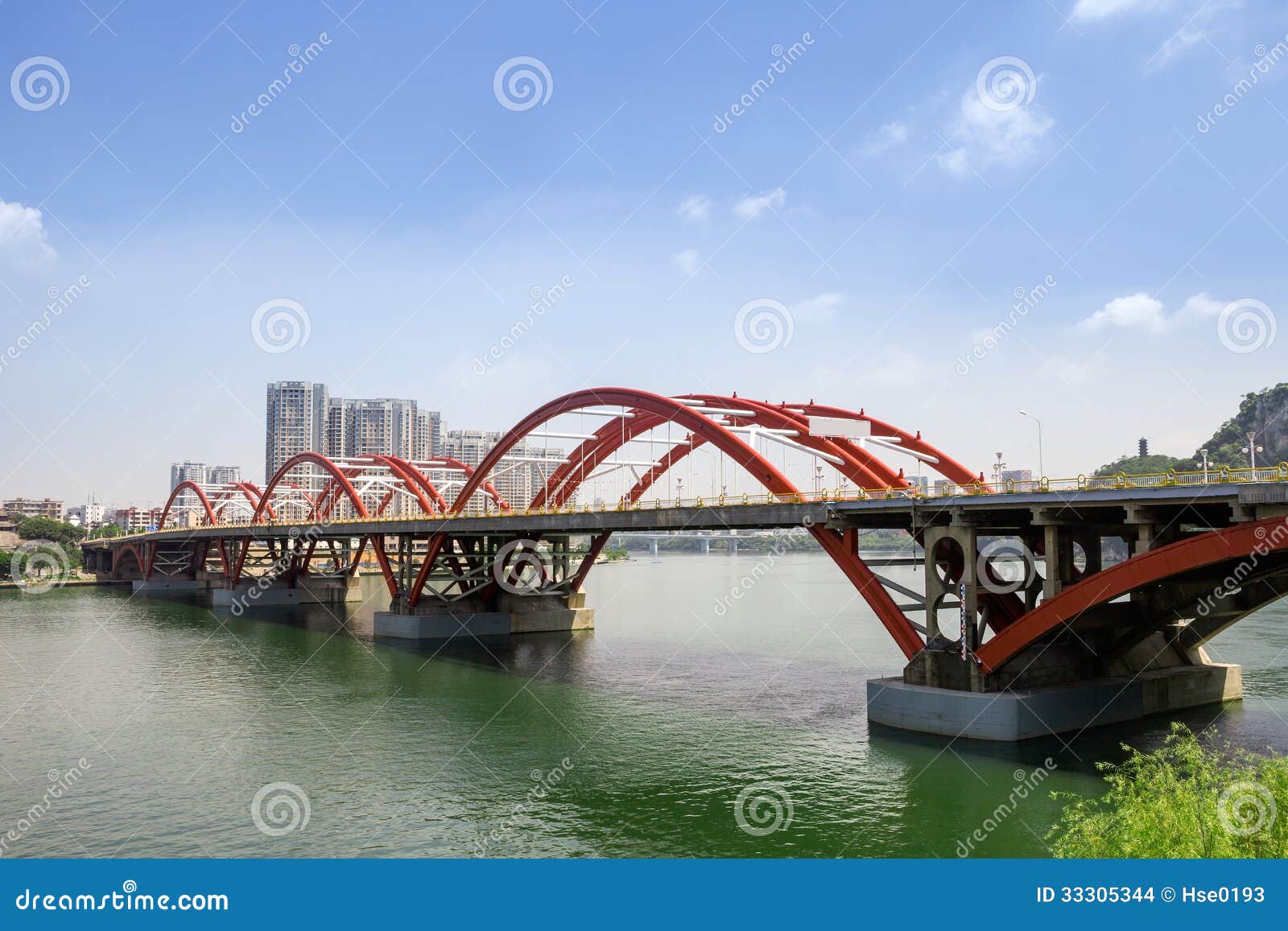 Pont Moderne Chinois De Voûte De Style Photo stock - Image du rouge ...