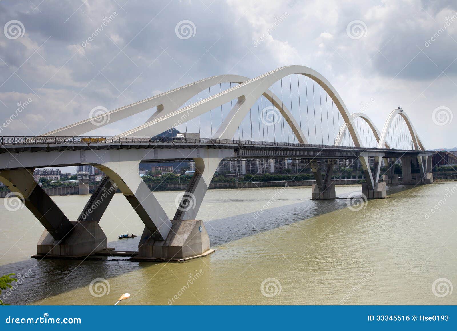 Pont moderne de voûte photo stock. Image du concret, architecture ...