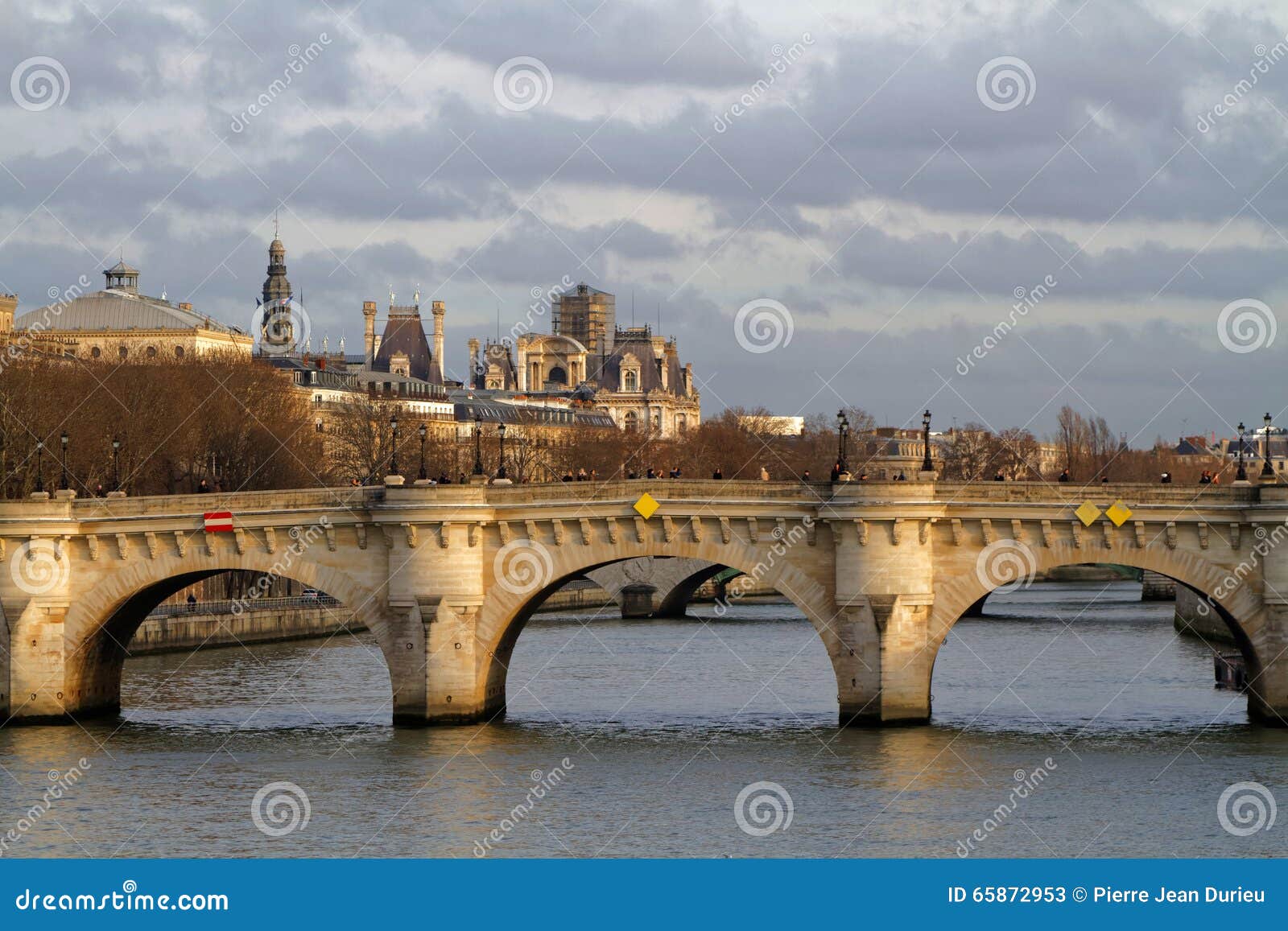 Pont Neuf in Paris redaktionelles stockfoto. Bild von frankreich - 65872953