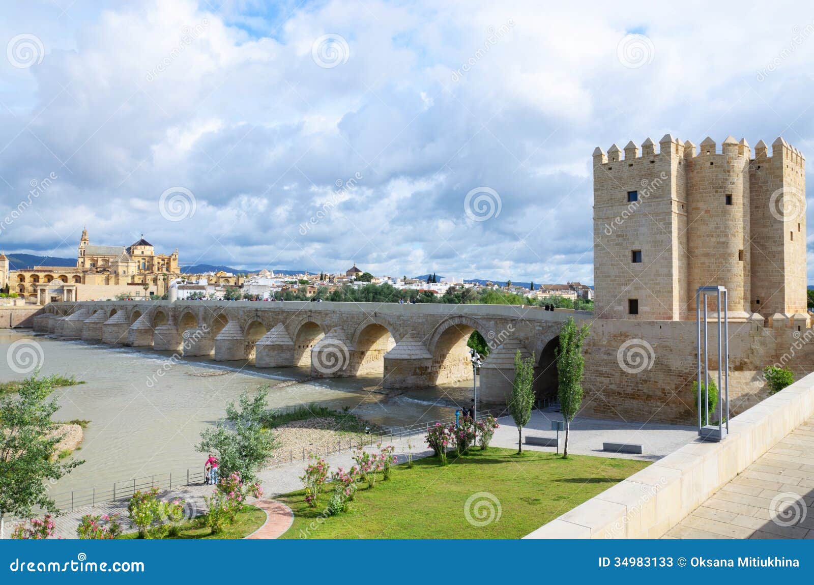Pont romain de Cordoue image stock. Image du pittoresque - 34983133