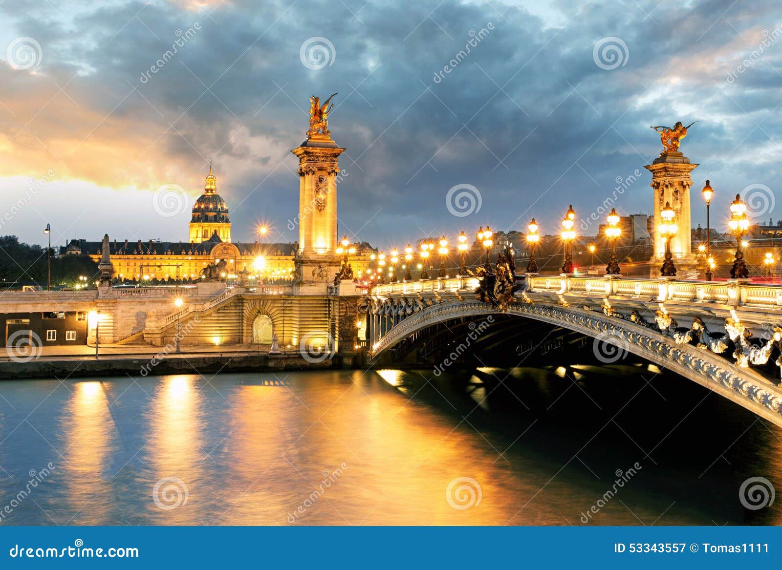 Ponte Alexandre 3, III E Seine River De Paris Imagem de Stock - Imagem ...