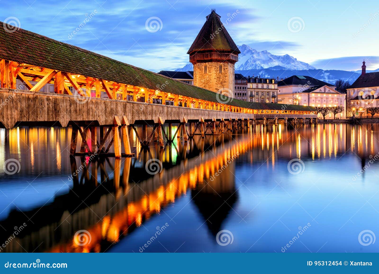 Ponte in Città Vecchia Di Lucerna, Svizzera Della Cappella, Fotografia ...