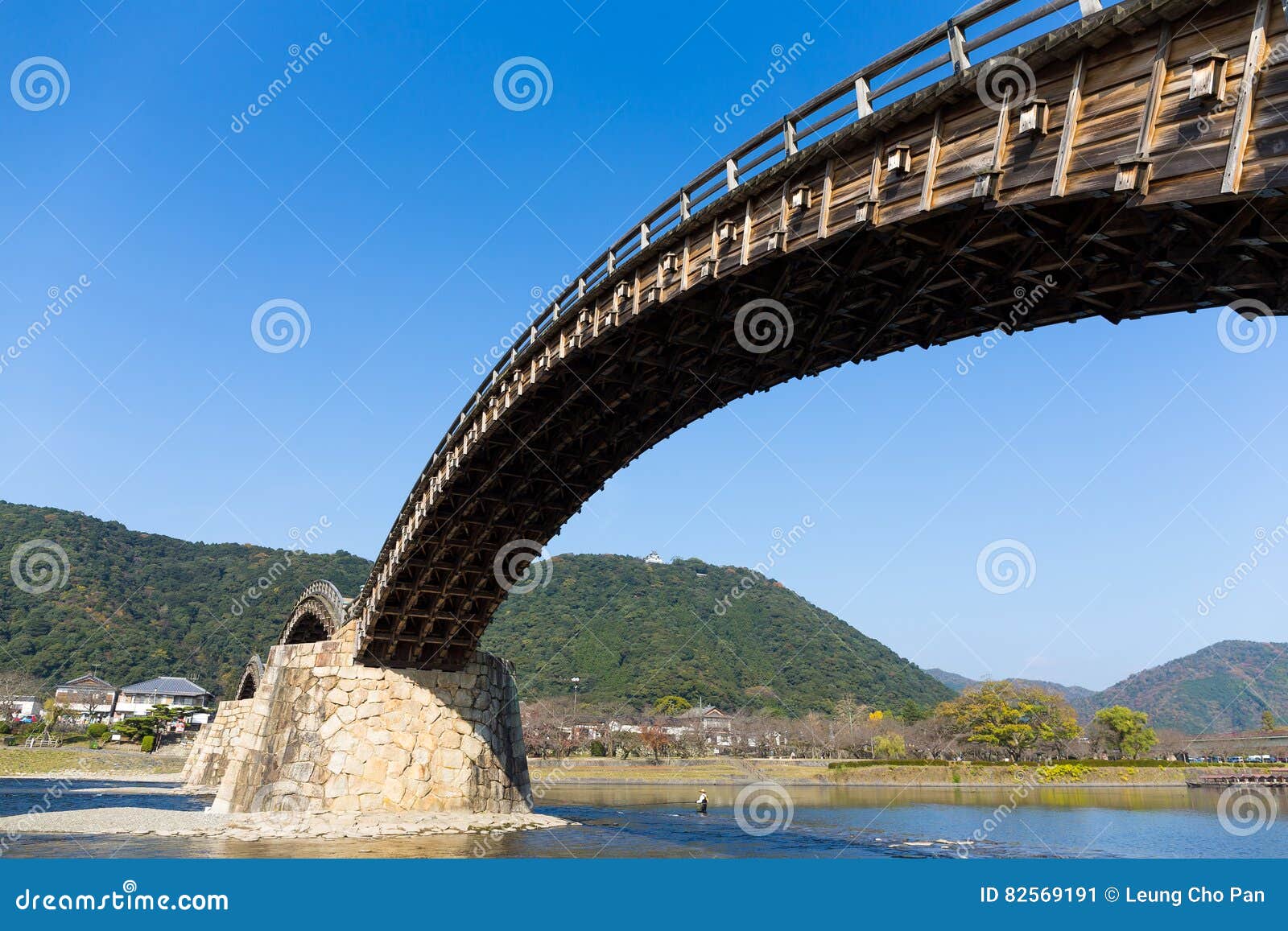 Ponte de Kintai-kyo imagem de stock. Imagem de cena, japonês - 82569191