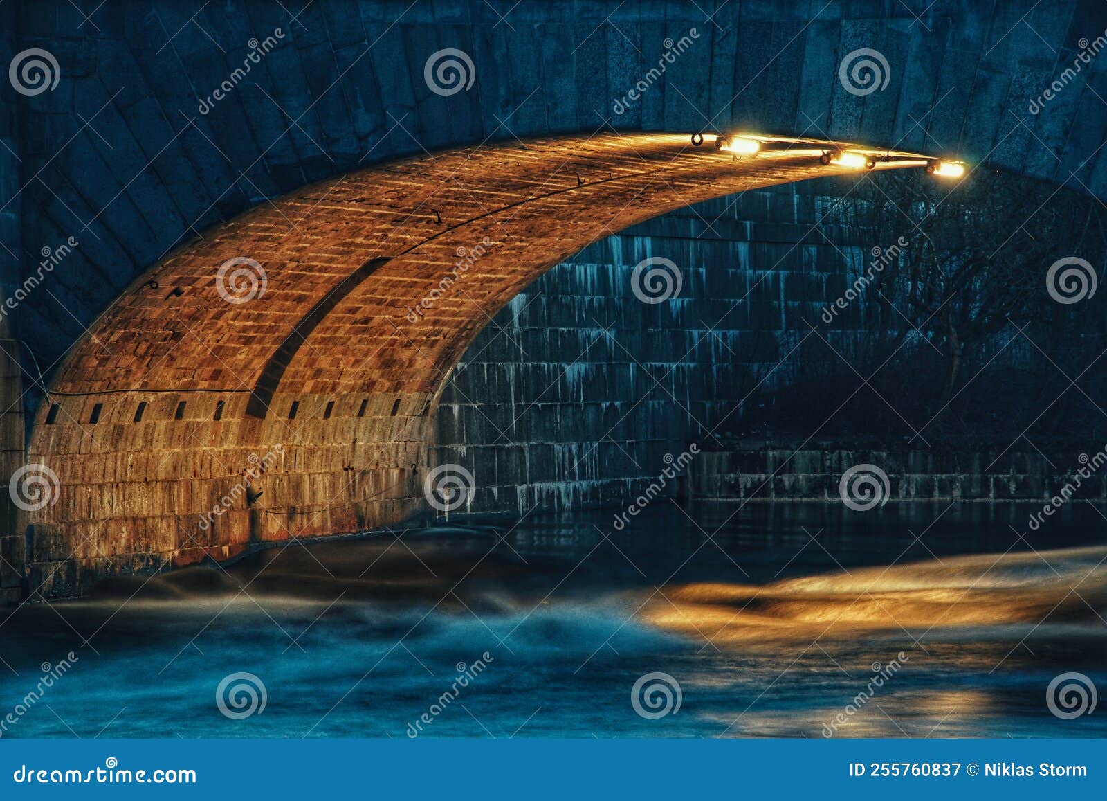 Ponte De Pedra Antiga Sobre O Rio Imagem de Stock - Imagem de sobre ... Ponte De Pedra Antiga Sobre O Rio Imagem de Stock - Imagem de sobre ...
