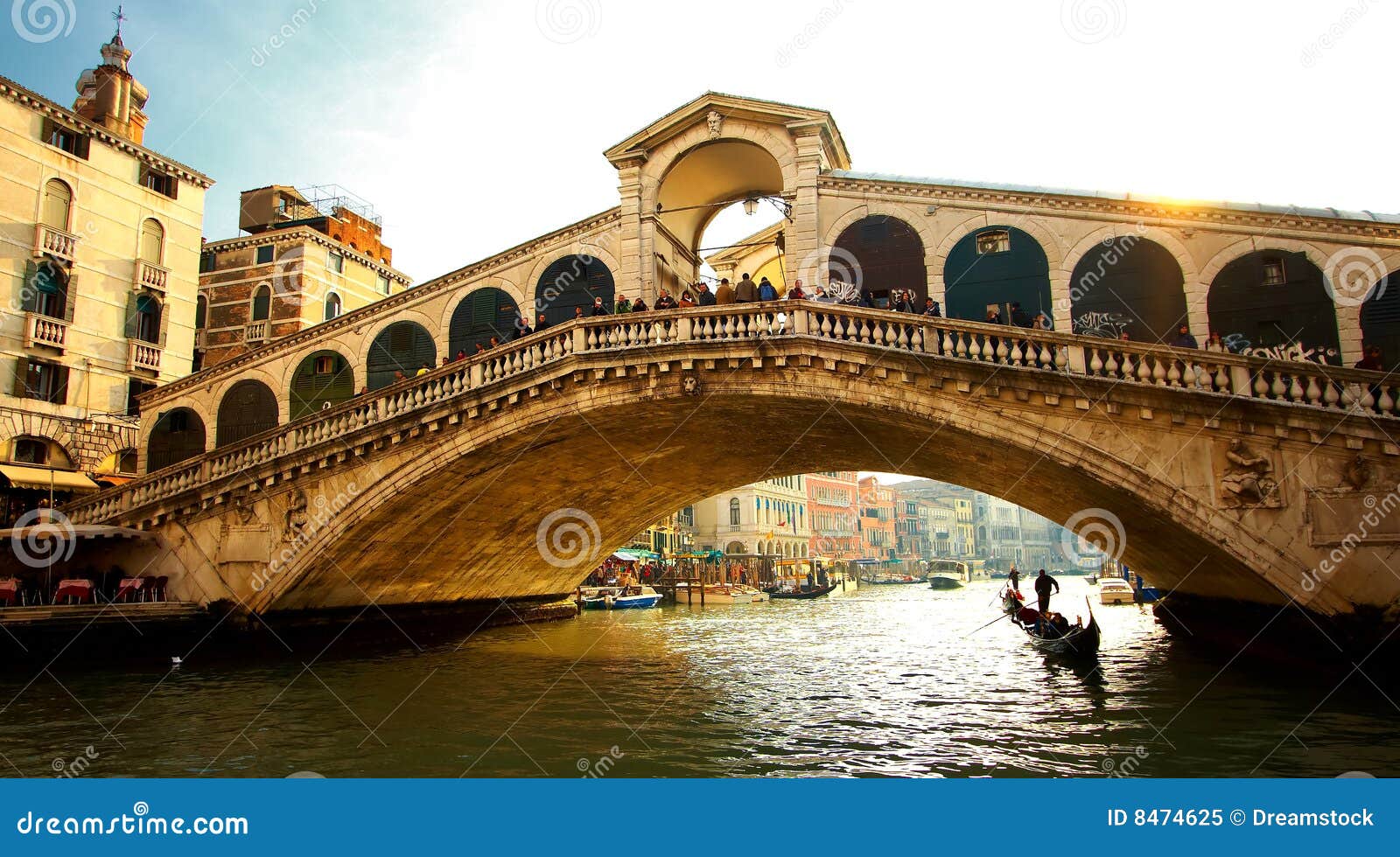 Ponte de Rialto em Veneza imagem de stock. Imagem de arquitetura - 8474625