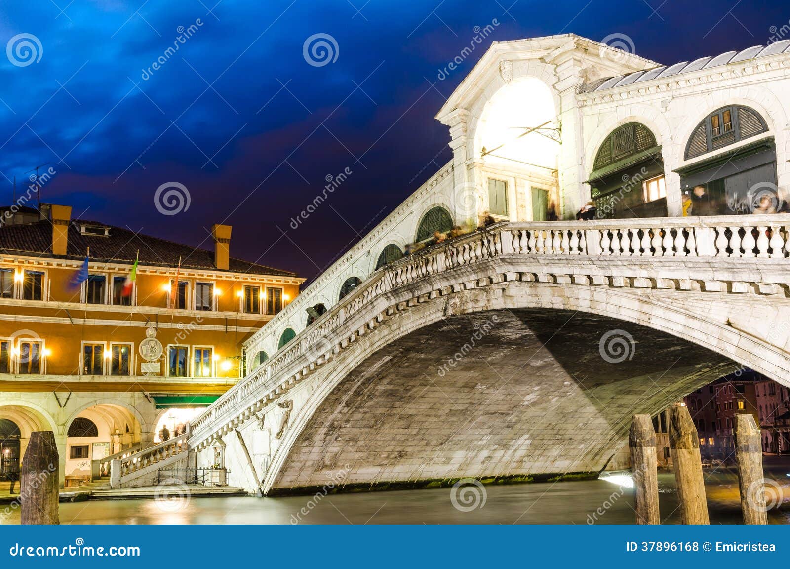 Ponte De Rialto, Veneza, Itália Foto de Stock - Imagem de cultura ...