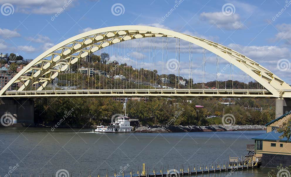 Ponte E Reboque Da Barba De Daniel Foto de Stock - Imagem de cincinnati ...