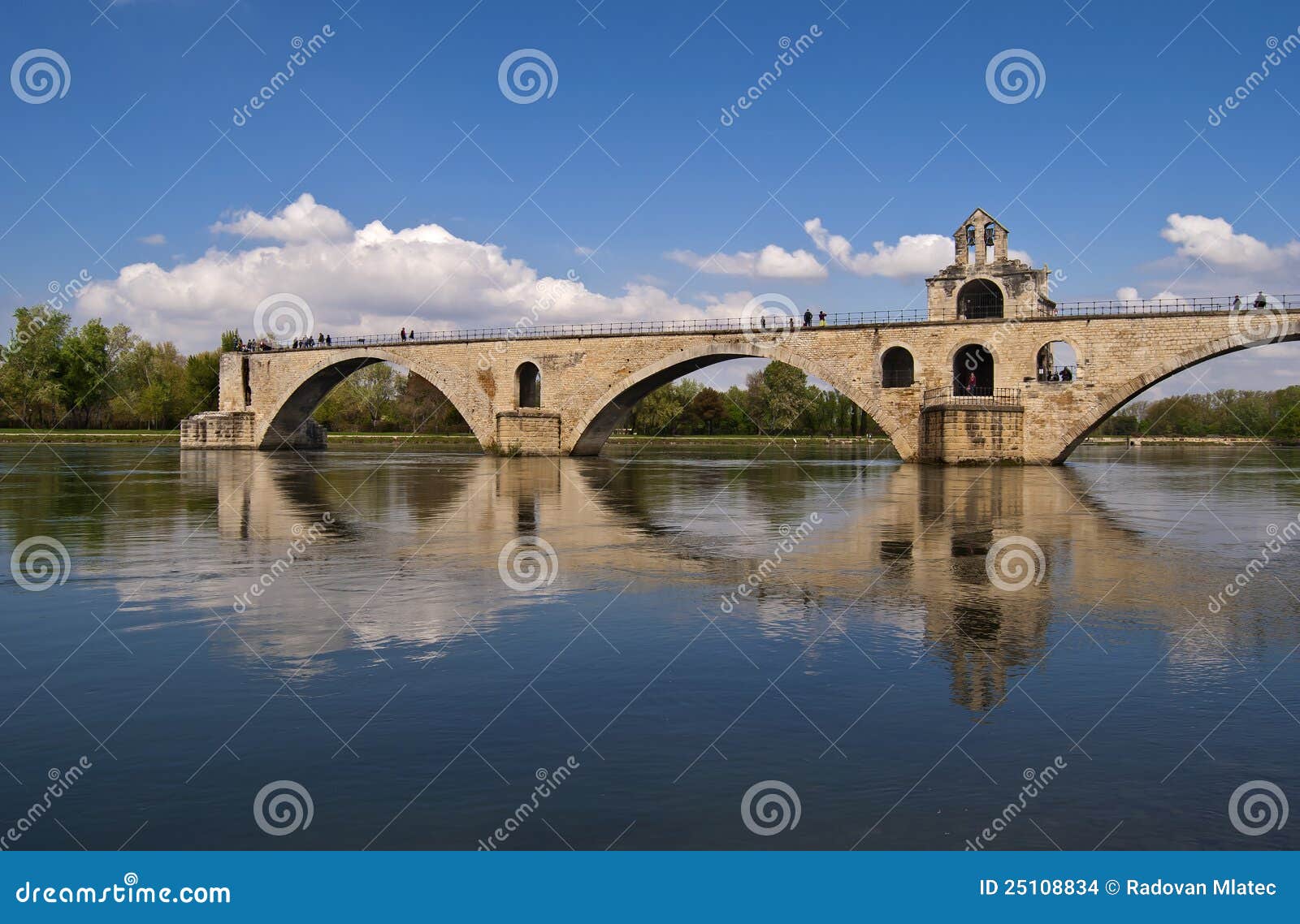 Ponte famosa de Avignon foto de stock. Imagem de turismo - 25108834