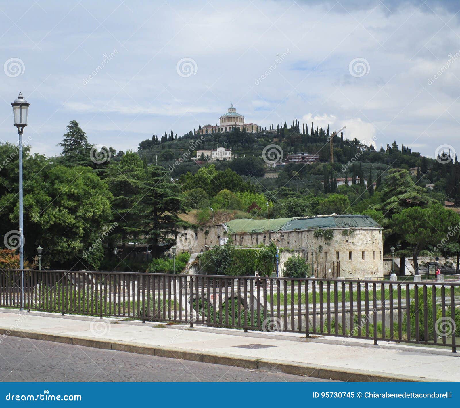 Ponte Garibaldi editorial image. Image of bridge, patriot - 95730745