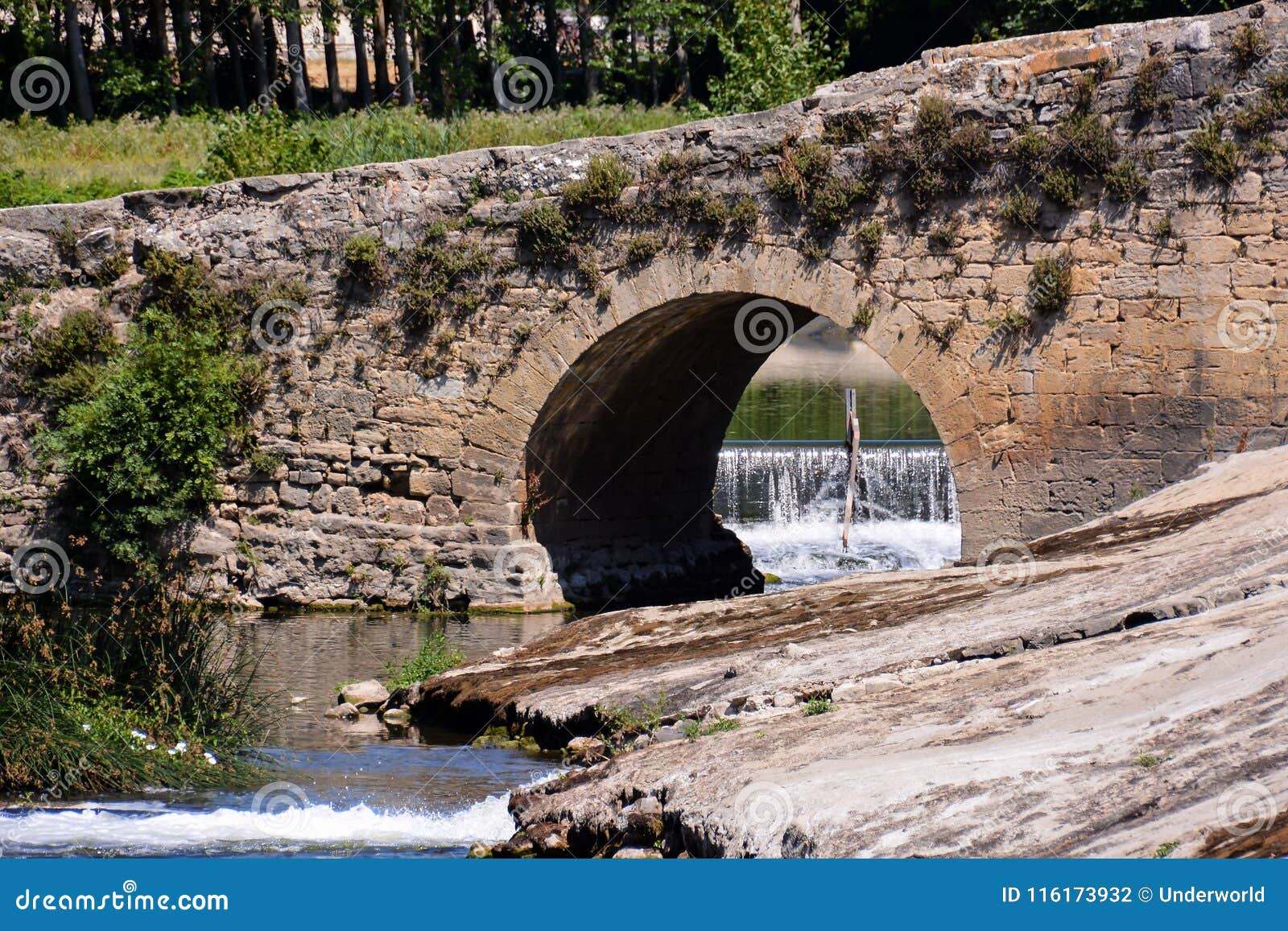 Ponte Medieval Do Romanesque Na Espanha Foto de Stock - Imagem de ...