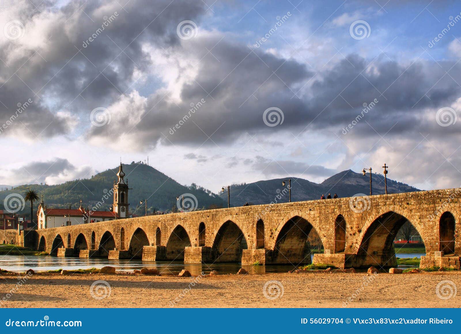 Ponte Romana E Medieval De Ponte De Lima Foto de Stock - Imagem de ...
