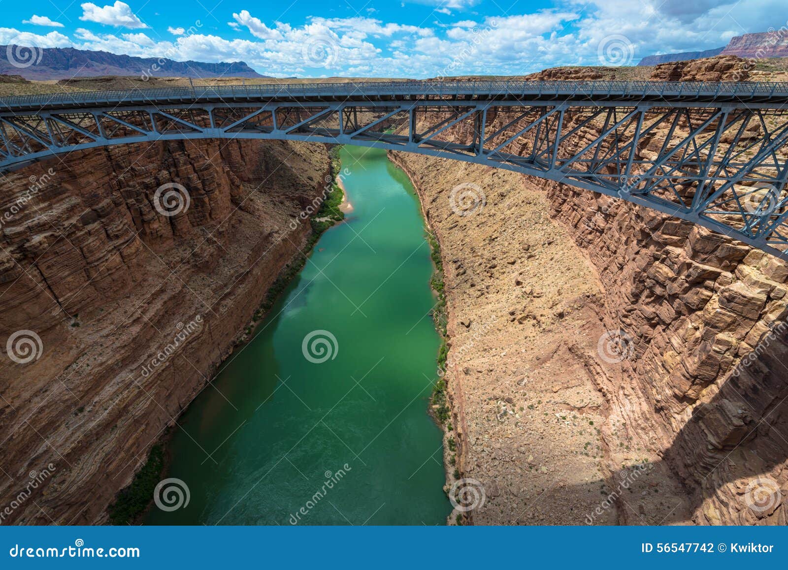 Ponte Stradale Di Arco D'acciaio Navajo Fotografia Stock - Immagine di ...