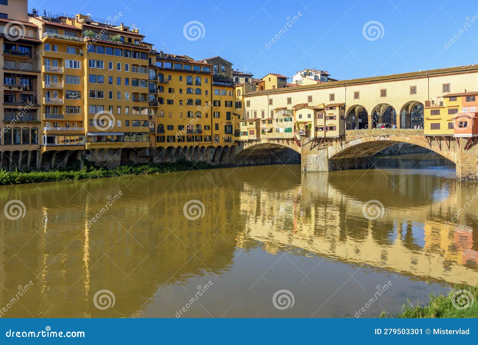 Ponte Vecchio Bridge Over Arno River in Florence, Italy Stock Image ...