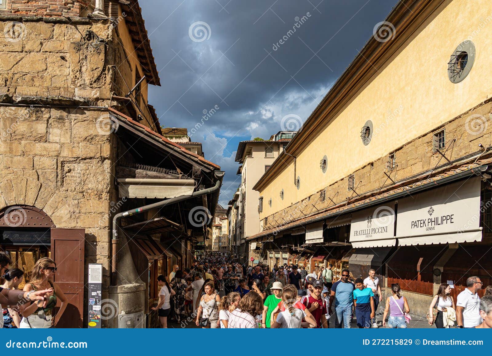 Ponte Vecchio in Florence, Italy Editorial Stock Image - Image of ...