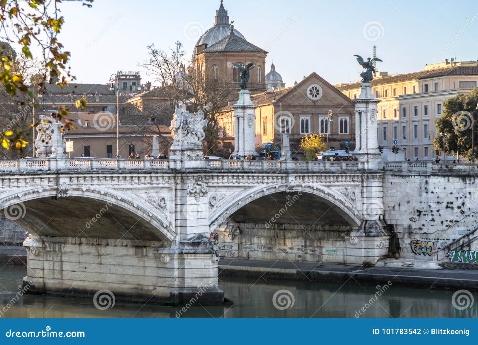 Ponte Vittorio Emanuele, Roma Foto de archivo - Imagen de peter, puente ...