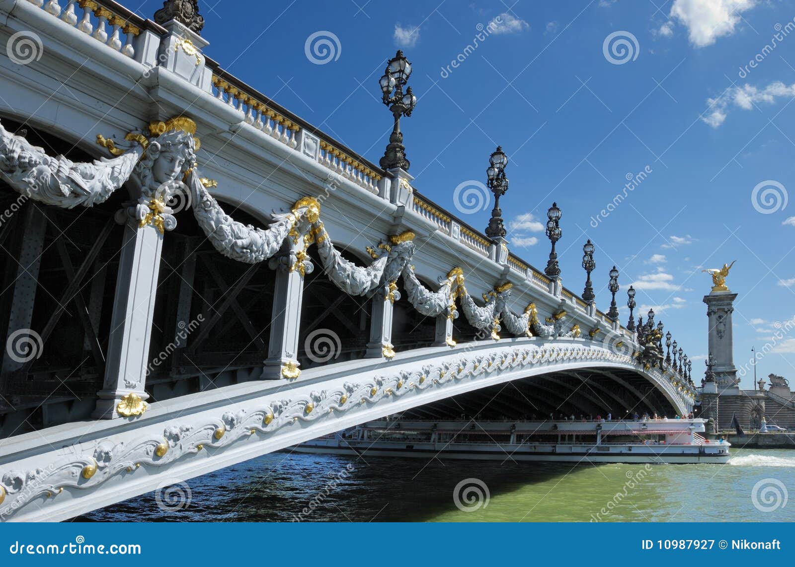 Ponticello. immagine stock. Immagine di limite, nearsighted - 10987927