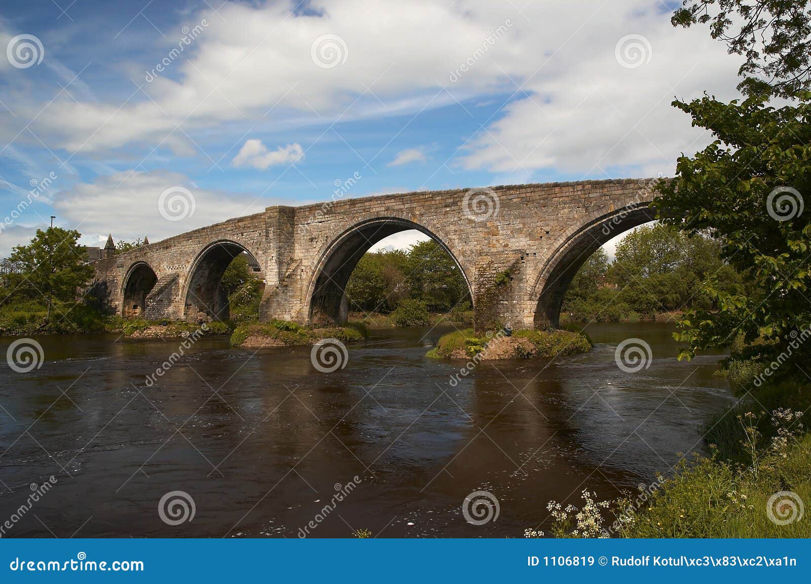 Ponticello immagine stock. Immagine di grande, raggio - 1106819