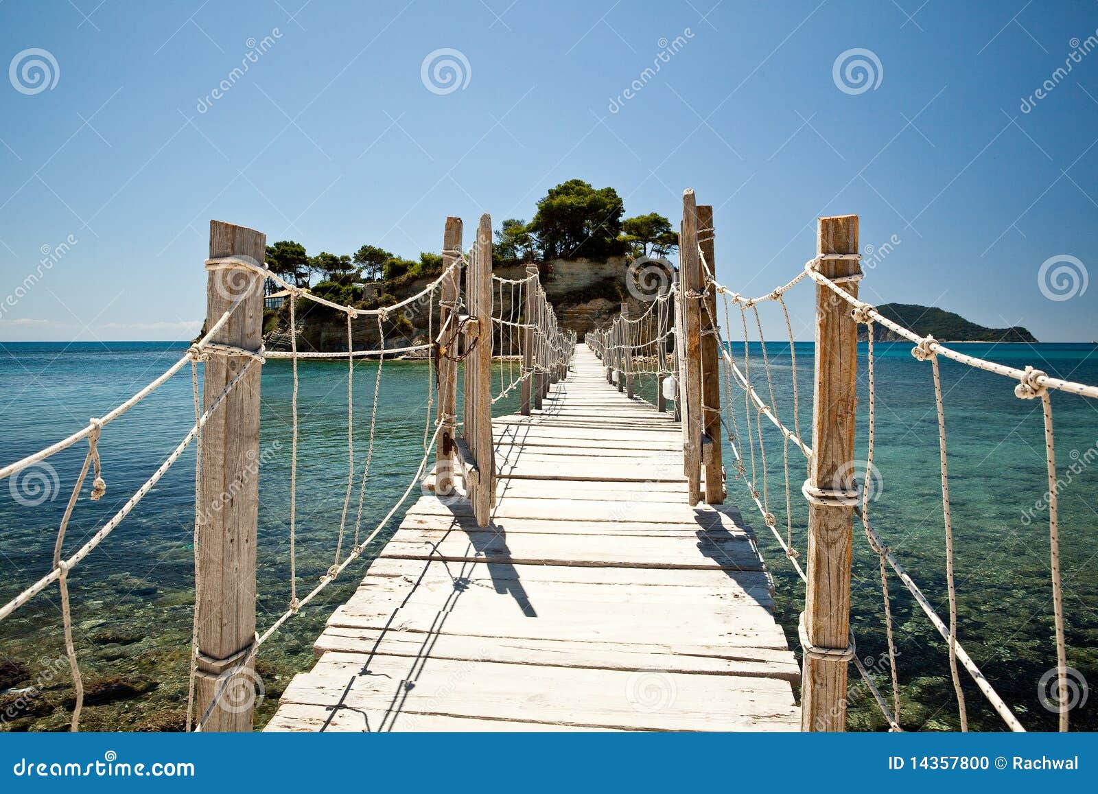 Ponticello Di Legno Con Le Corde Fotografia Stock - Immagine di ...