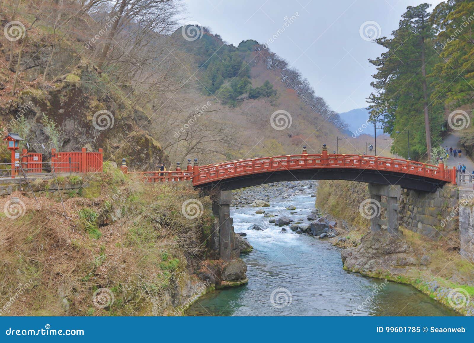 Ponticello Di Shinkyo a Nikko, Giappone Immagine Editoriale - Immagine ...
