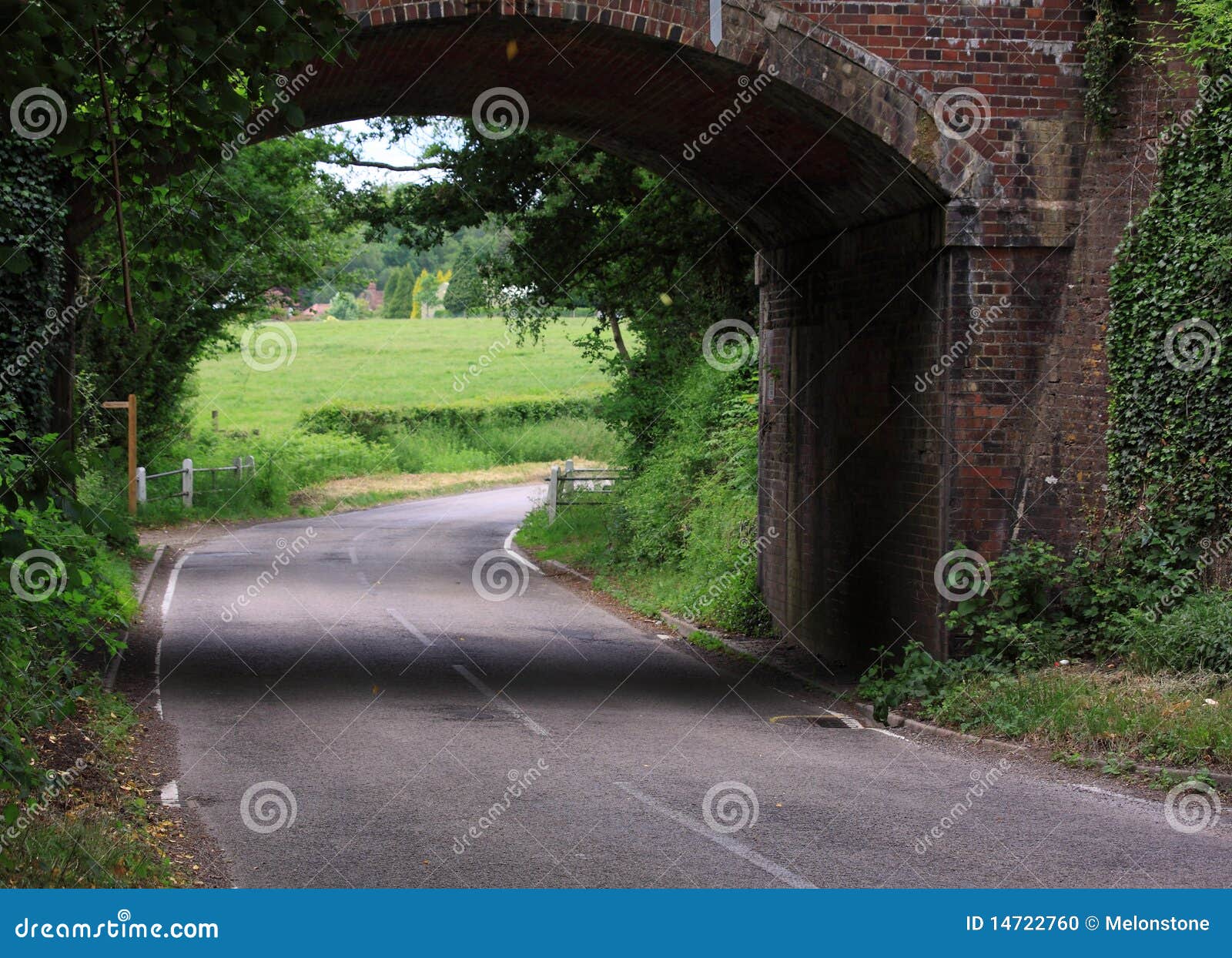 Ponticello Inglese Della Strada Fotografia Stock - Immagine di ...