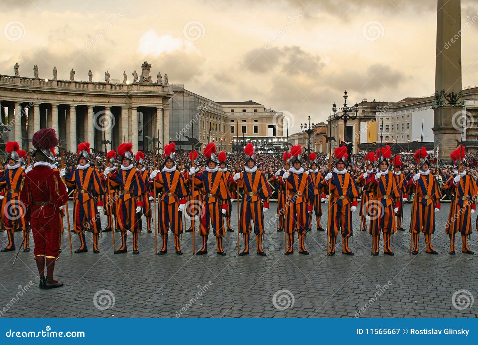 Pontifical Swiss Guards in Vatican. Editorial Photography - Image of ...