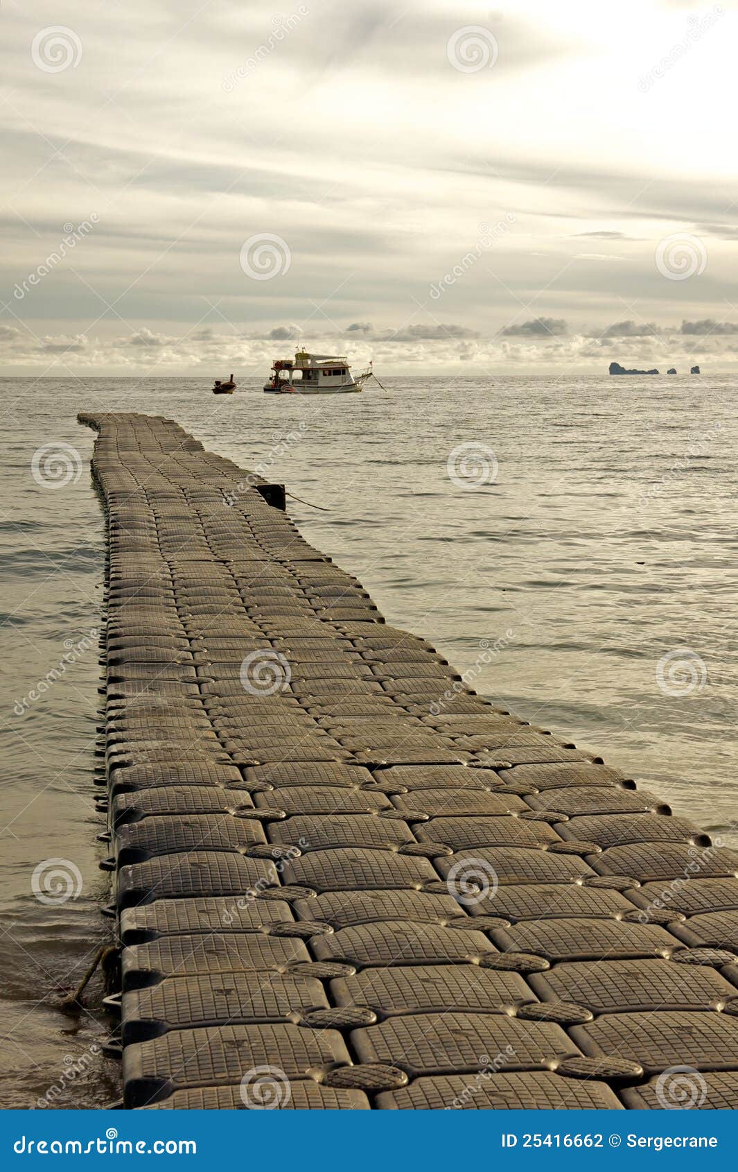 Pontoon jetty stock photo. Image of pier, pontoon, ship - 25416662