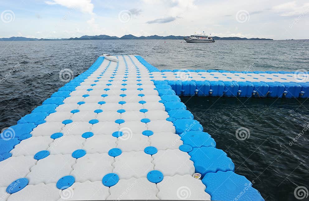Pontoon pier stock photo. Image of summer, wave, relaxation - 28340722