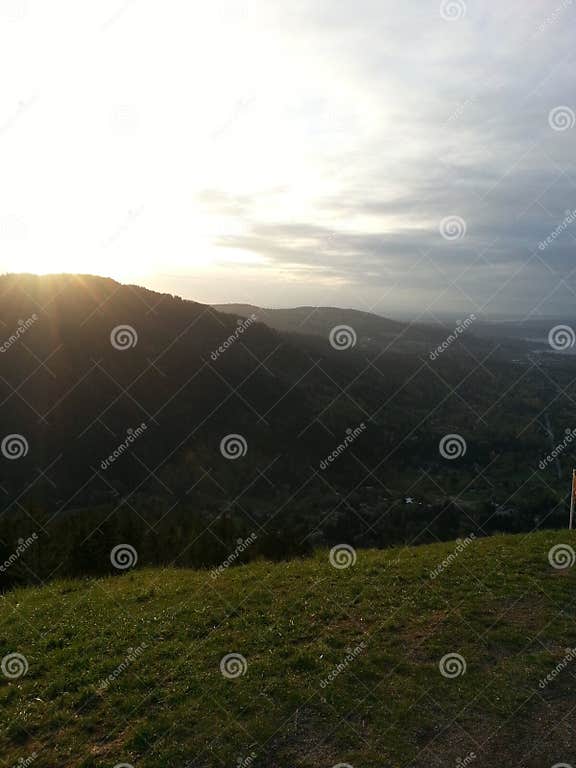 Poo poo point editorial photo. Image of point, tree, landscape - 88604666