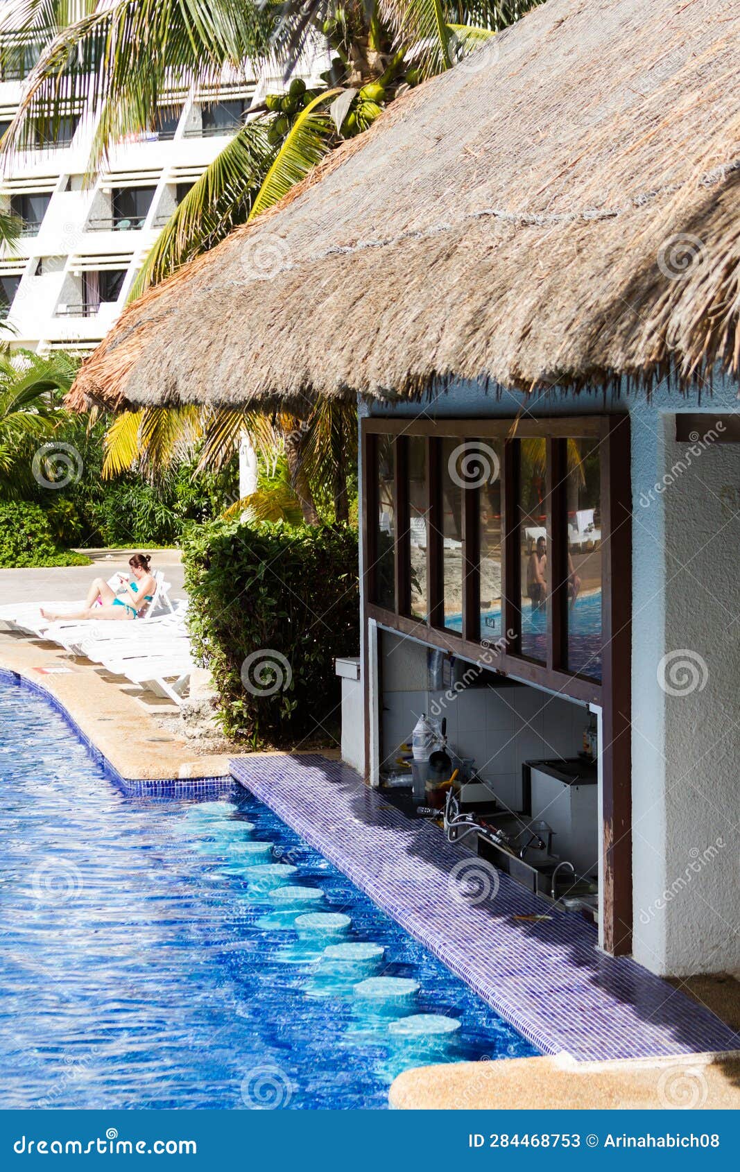 Pool bar editorial stock photo. Image of cancun, cream - 284468753